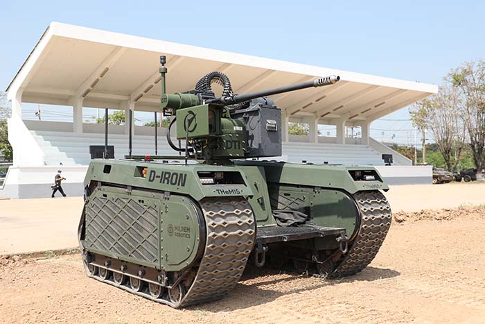 สทป. ส่งมอบต้นแบบหุ่นยนต์ยุทธวิธี (D-IRON) ให้กับ ทบ.